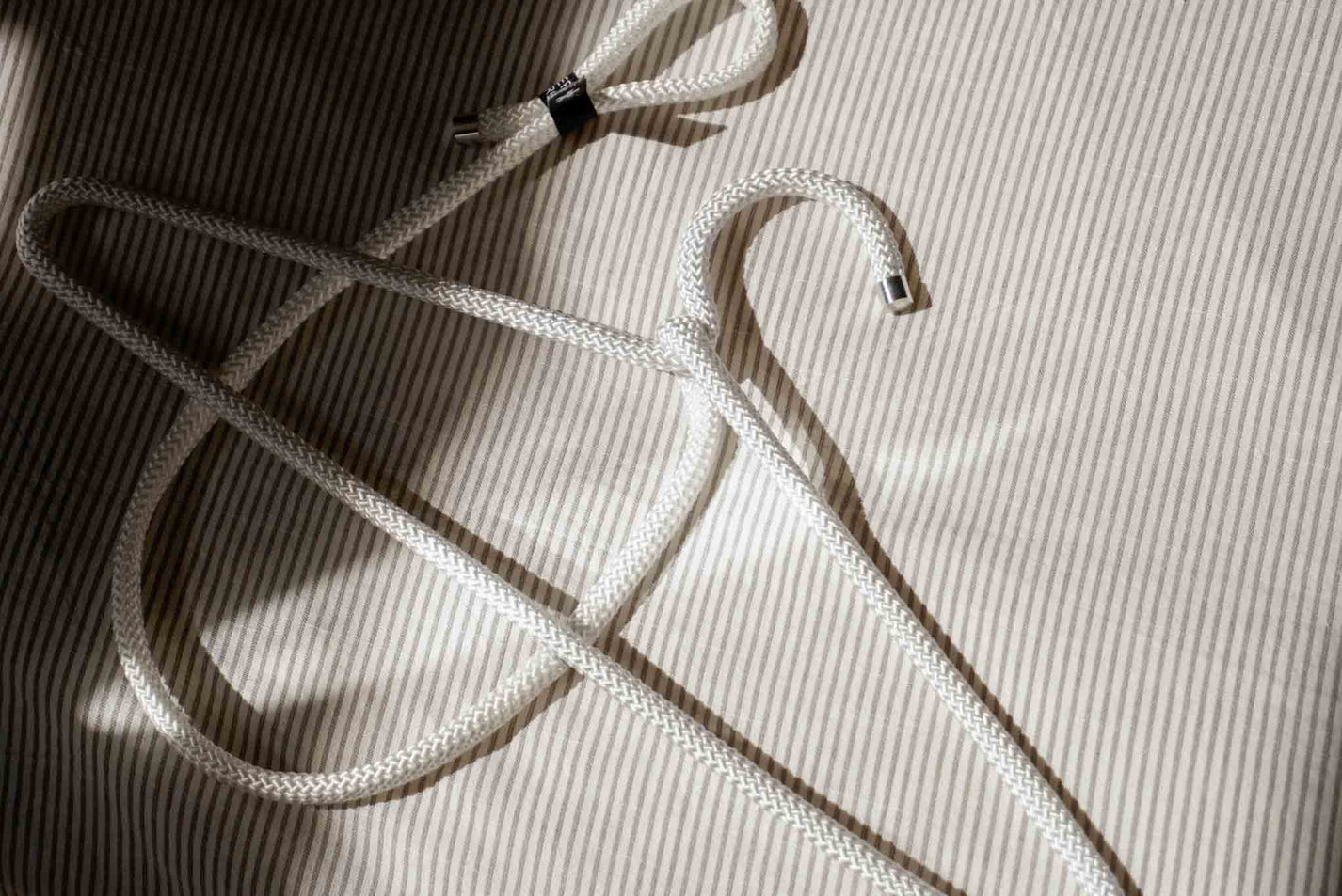 Anti-Theft Rope Hotel Hangers – PEPPERMINT