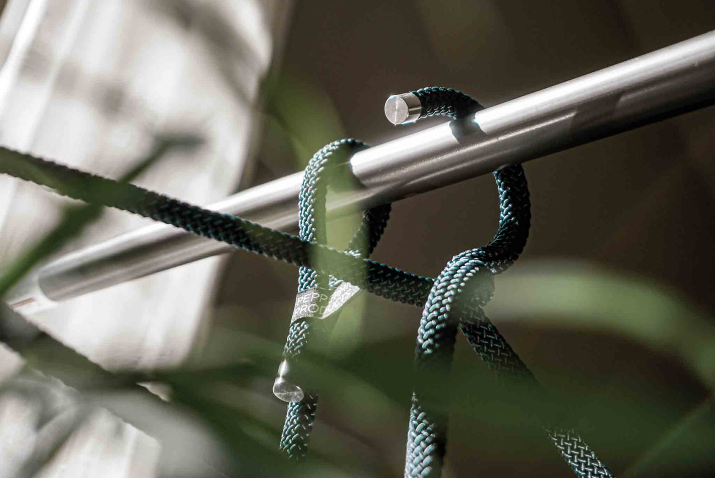 Anti-Theft Rope Hotel Hangers – PEPPERMINT