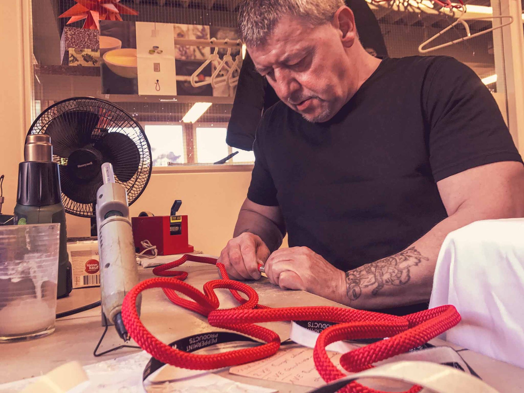 The Hanging Rope Wardrobe LOOP ROPE – PEPPERMINT